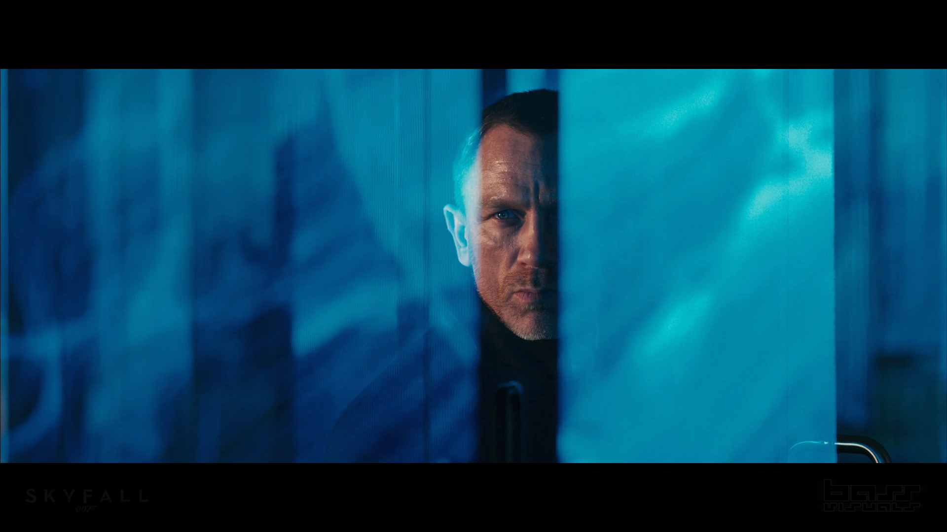 Jellyfish Nightlights in James Bond Skyfall Film >> News – Bass Visuals